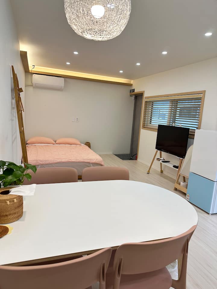 “스테이 두울” 
[편안한 침대&침구] 가성비숙소 - Gyeongju-si