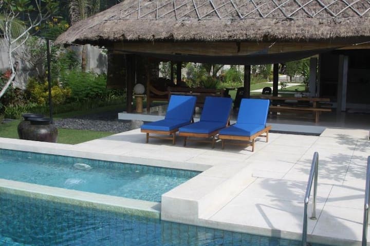 Villa Carpe Diem Not Overlooked - Mataram