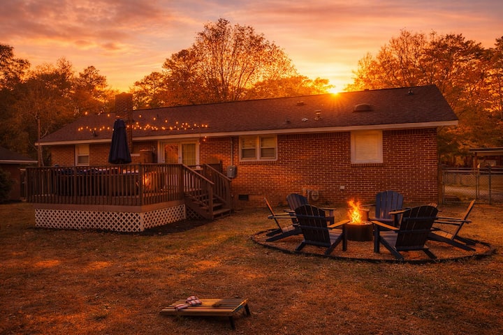 Forest Acres 3br | Fire Pit + Modern Kitchen - Columbia, SC