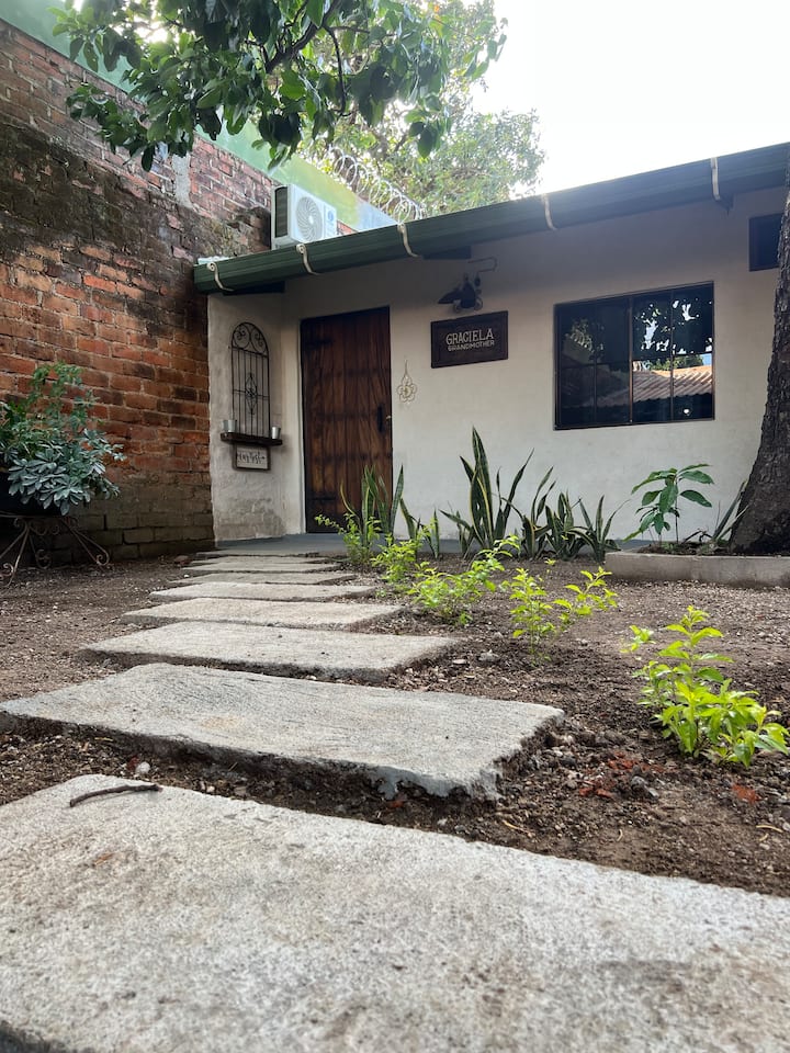 Casa Aguacate (Cuarto Graciela) - Santa Ana