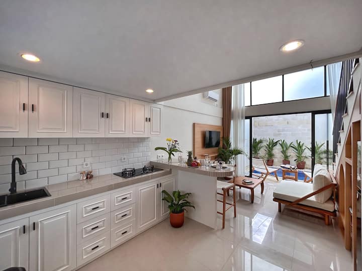 Villa Tropika - 1 Br In Tumbakbayuh Canggu - Australia