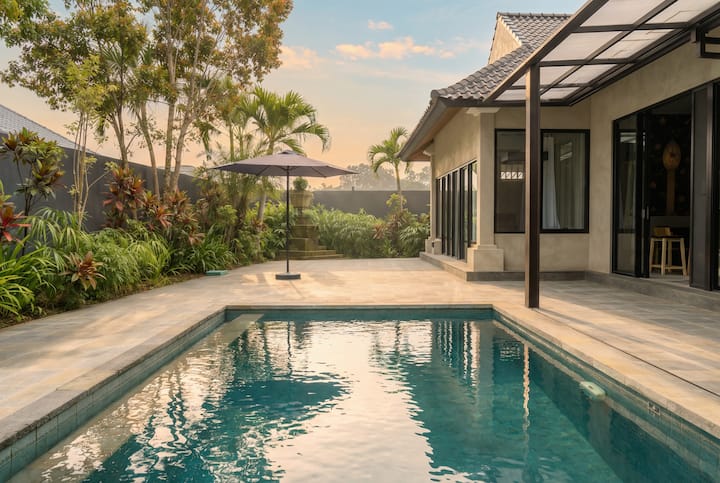 Minimalist 3br In Jungle Ubud With Big Pool&office - Ubud