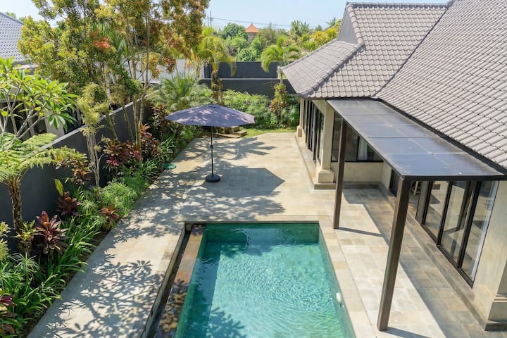 Minimalist 3br In Jungle Ubud With Big Pool&office - Ubud