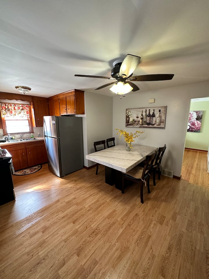 Free Parking/ Wifi/ Family Home 2 Min To The Falls - Niagara Falls