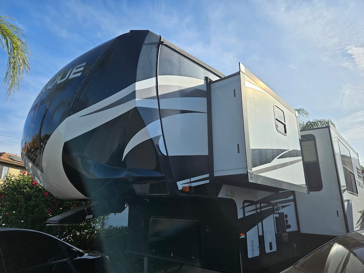 Beautiful Home Away From Home - Riverside, CA