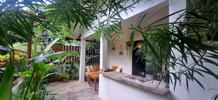 Little House Next To Caalan Beach - El Nido