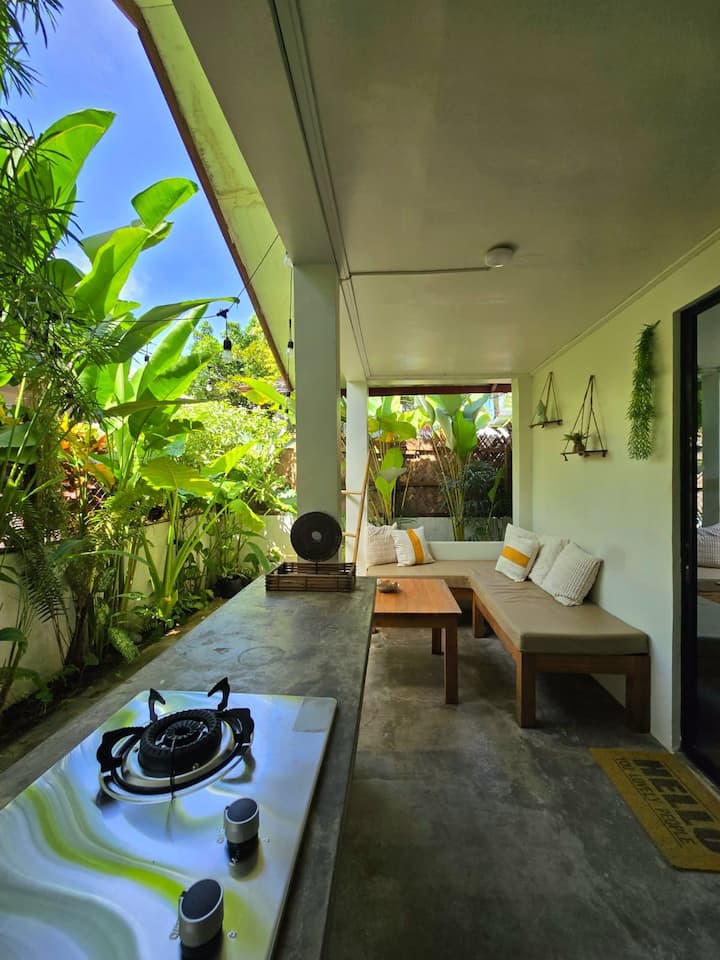 Little House Next To Caalan Beach - El Nido