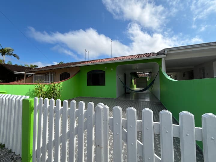 Casa Em Matinhos -
500 Metros Da Praia - Matinhos