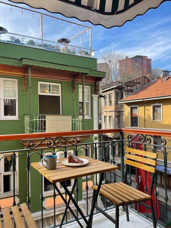 162 Old City & Two Bedrooms & Balcony - Balat