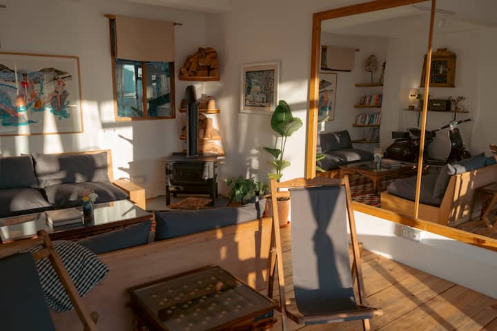 The Space Above In Mcleodganj - Inde