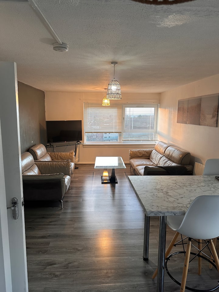 Full Flat 5 Minutes From Queen Elizabeth Hospital - Glasgow