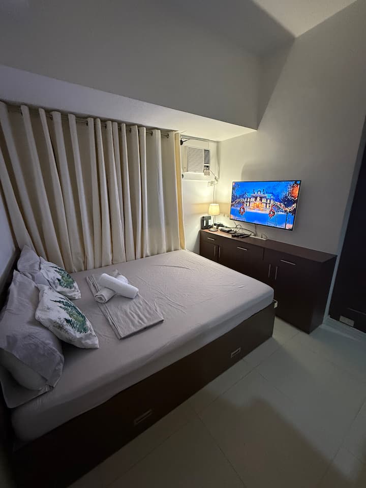 Grs 1507 ,In Front Of  U.s. Embassy@grand Riviera - Manila