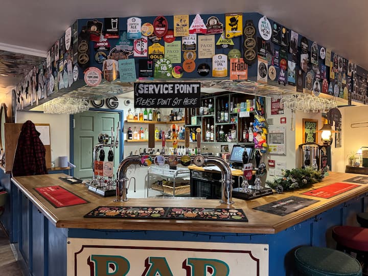 Double Guest Room In Village Pub - Tetbury