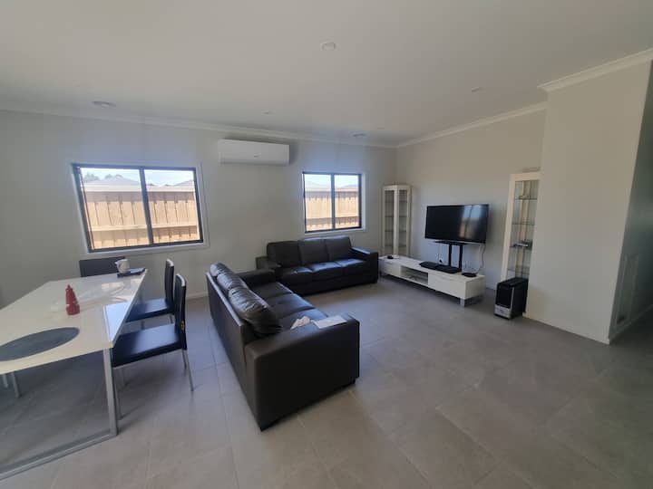 Have Fun, Near Botanic Gardens. - Cranbourne