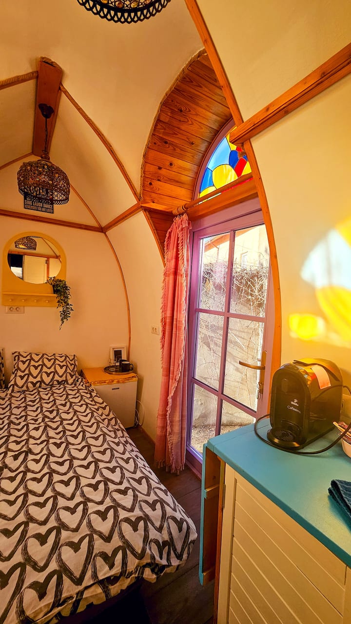 Cozy Tiny-tiny Central House - Boekarest