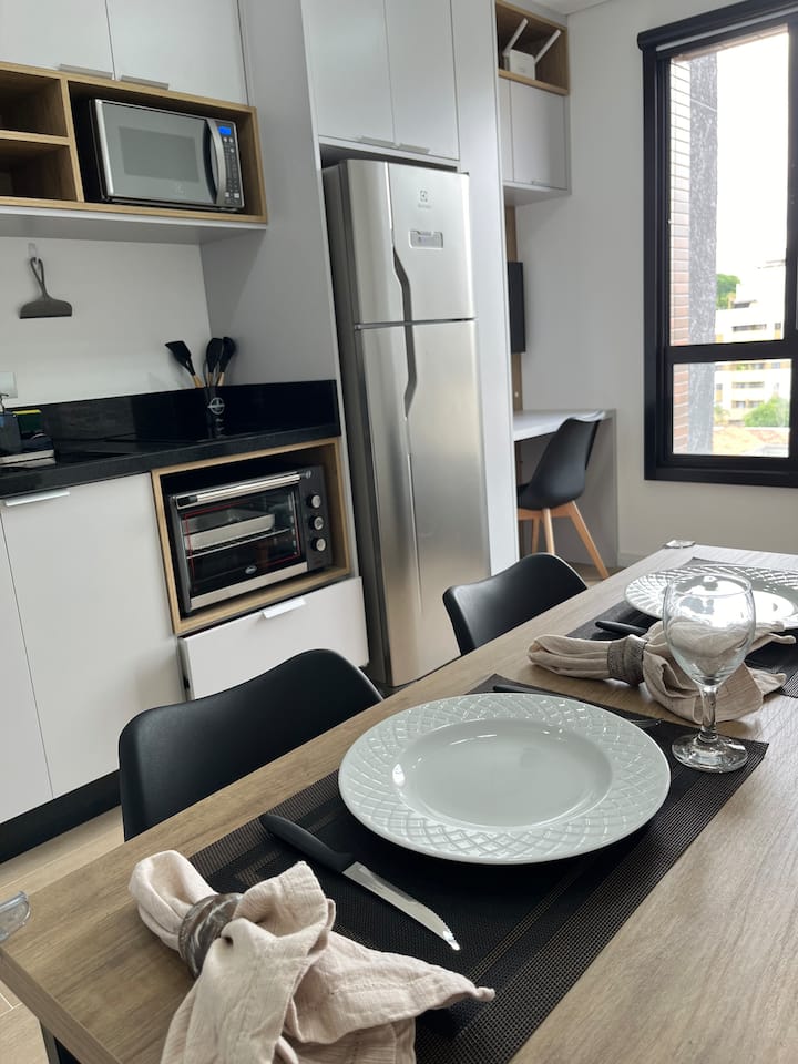 Apto No Centro Com Vaga, Lava E Seca E Ar-cond. - Curitiba