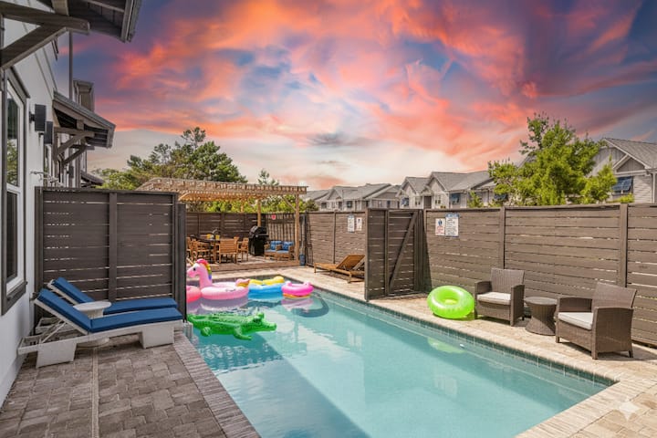 Luxury Beach Retreat With Private Pool - Panama City Beach, FL