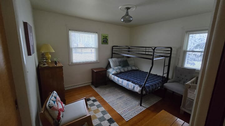 Quiet•queenbed• Great Shower - Youngstown, OH