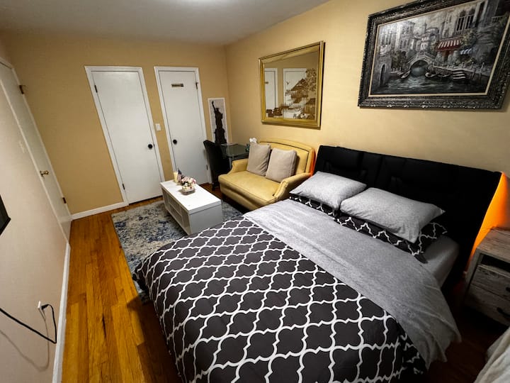 Heaven House In Woodside 1 - New York City