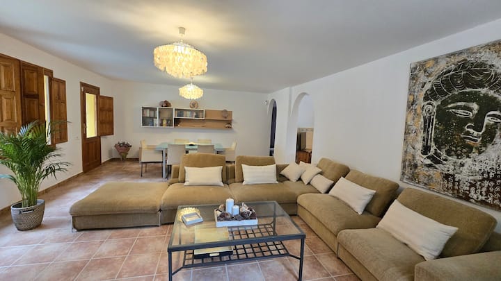 Casa Rural Con Piscina Para Grupos Grandes - Catalonia