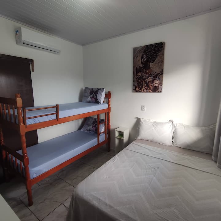 Quarto Familiar Em Penha - Penha