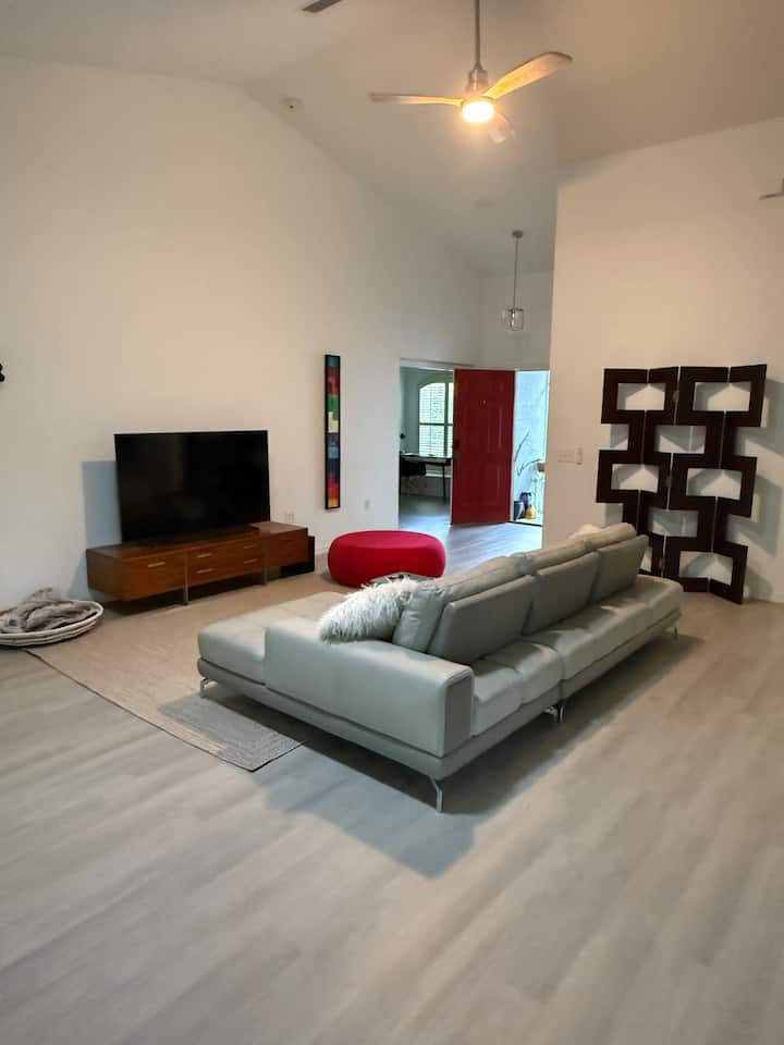 Luxurious & Cozy Cottage W/ Hot Tub - Dunnellon, FL