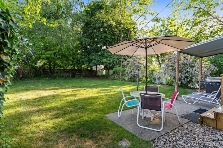 Cozy Pet Friendly Home | Minutes From Lake Mi - Grand Haven, MI