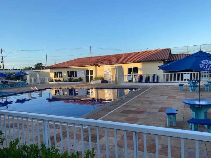 Ap Mobiliado Condomínio C/piscina - Bahia