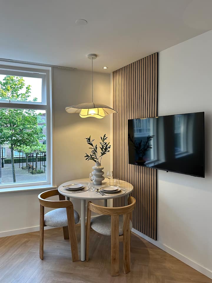 Casa 23 - Stijlvol Appartement Met Privé Terras - Alkmaar