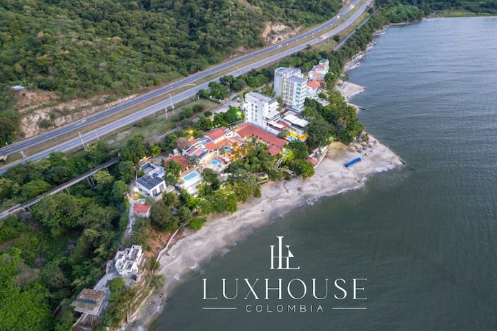 Hermosa Propiedad Colonial - Ciénaga