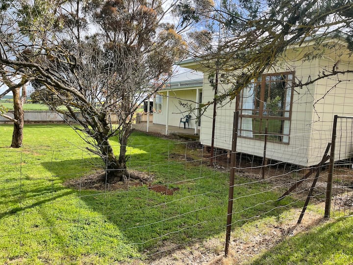 The Vale Farmhouse Rural Setting - Burra