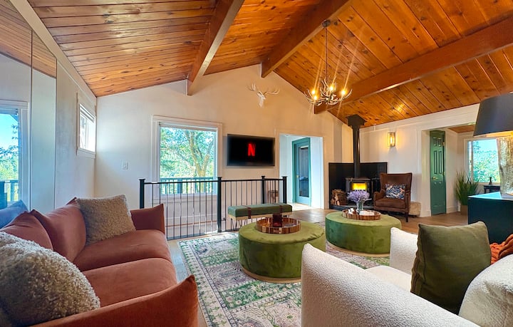 Luxury 3br • 2 Ensuites • Views + Wood Burner - San Bernardino, CA