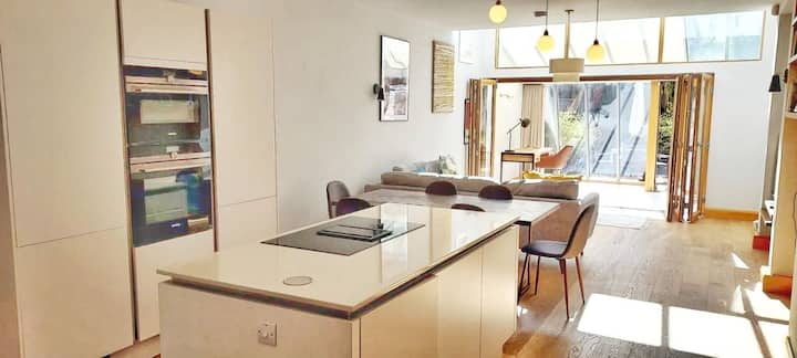 House In Sandymount, Dublin 4 With Private Parking - Dublin