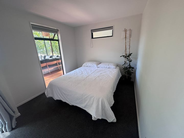 Hazelnut Hideaway - Motueka