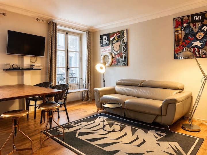Eclectic City-centre Apartment At La Madeleine - Musée du Louvre