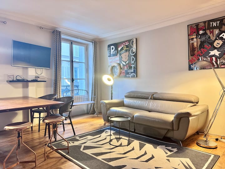 Eclectic City-centre Apartment At La Madeleine - ibis Styles Paris 16 Boulogne