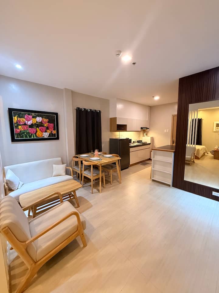 Luxe 1br Penthouse In Hyde Cebu Park Residences - Cebu City