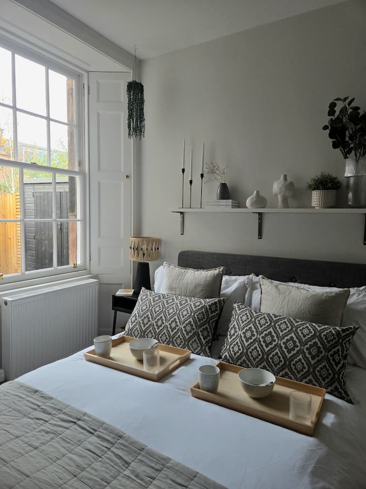 The Georgian Escape - Musselburgh