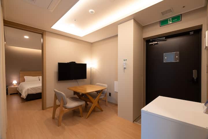 The Solid#1206#해운대역3분#바닷가3분#구남로핫플#ott# - Busan