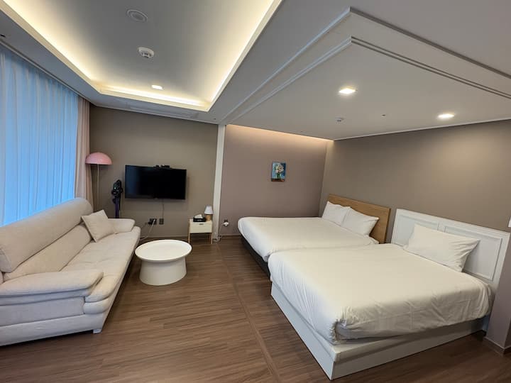 S3 1402#침대2개#해운대역3분#해변5분#무료짐보관#정수기#3인쇼파#해리단길#ott - Busan