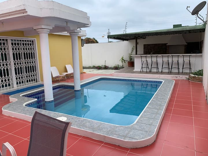 Casa Vacacional En La Playa - Atacames Cantón