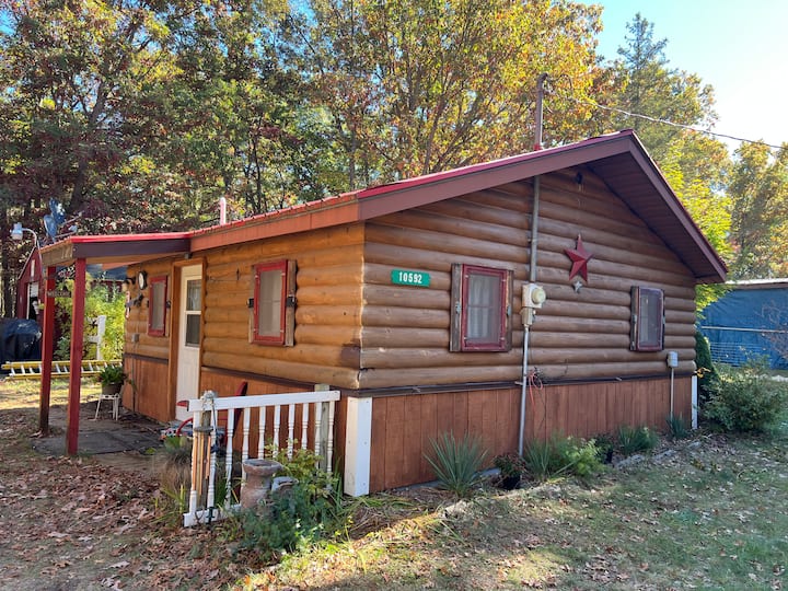Tiny Rustic Cabin - Irons, MI