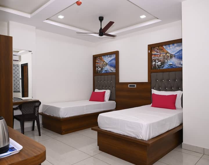 Yatri Stay- Inn - Eluru