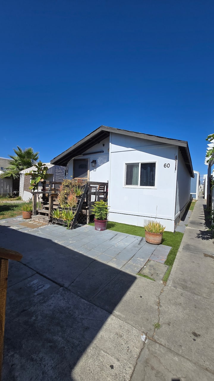 2 Bedroom Home In Mobile Park (Free Parking) - セアリトス, CA