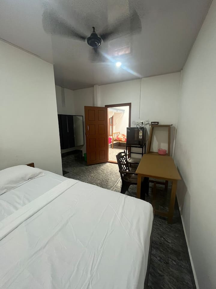 Archana Lodge-comforting Getaway - Adoor