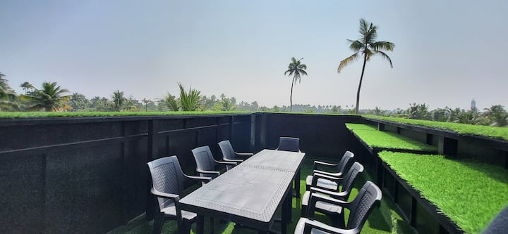 Beach Side 3 Bedroom House, Vibe Inn Homestay - Kochi