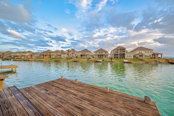 Home Sweet Home - Lovely Katy Lake House! - Katy, TX