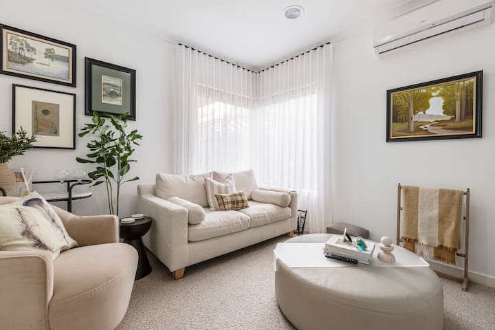 Stylish Guest Suite In  Berwick. - Beaconsfield