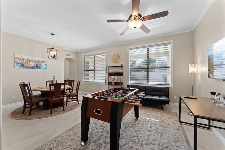 Upgraded Retreat-pool -Renovated 4bed 2 Bath - Glendale, AZ