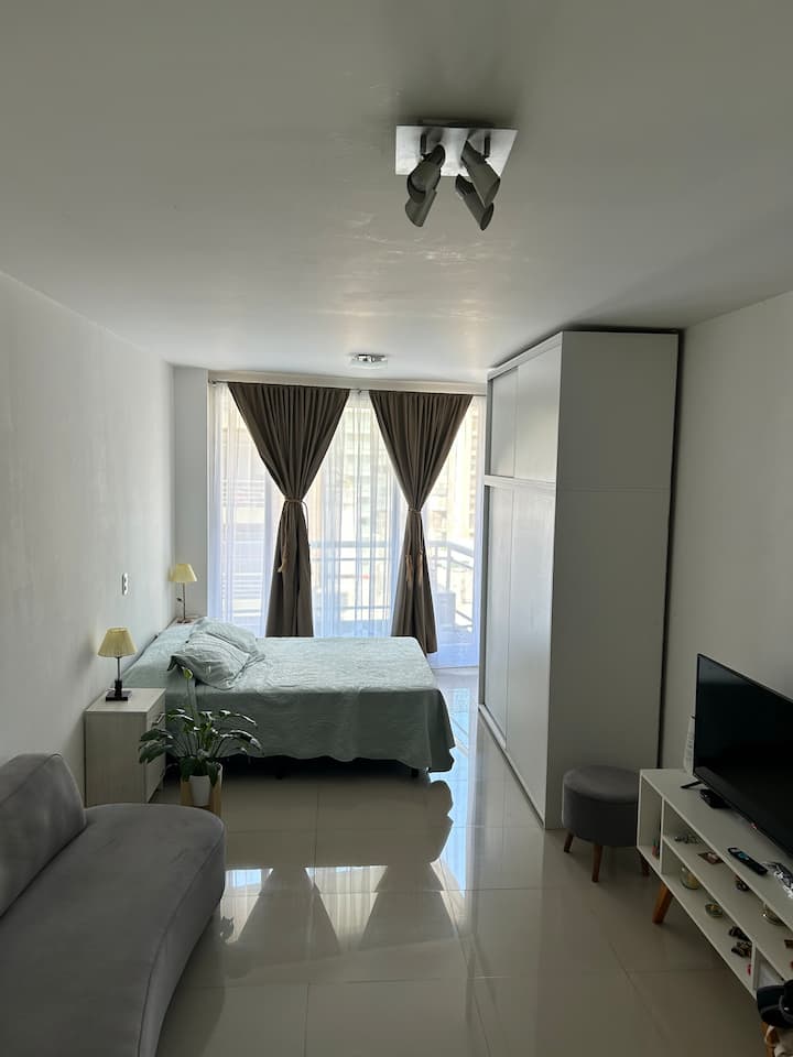 Departamento Funcional En Buenos Aires Con Balcón - Buenos Aires